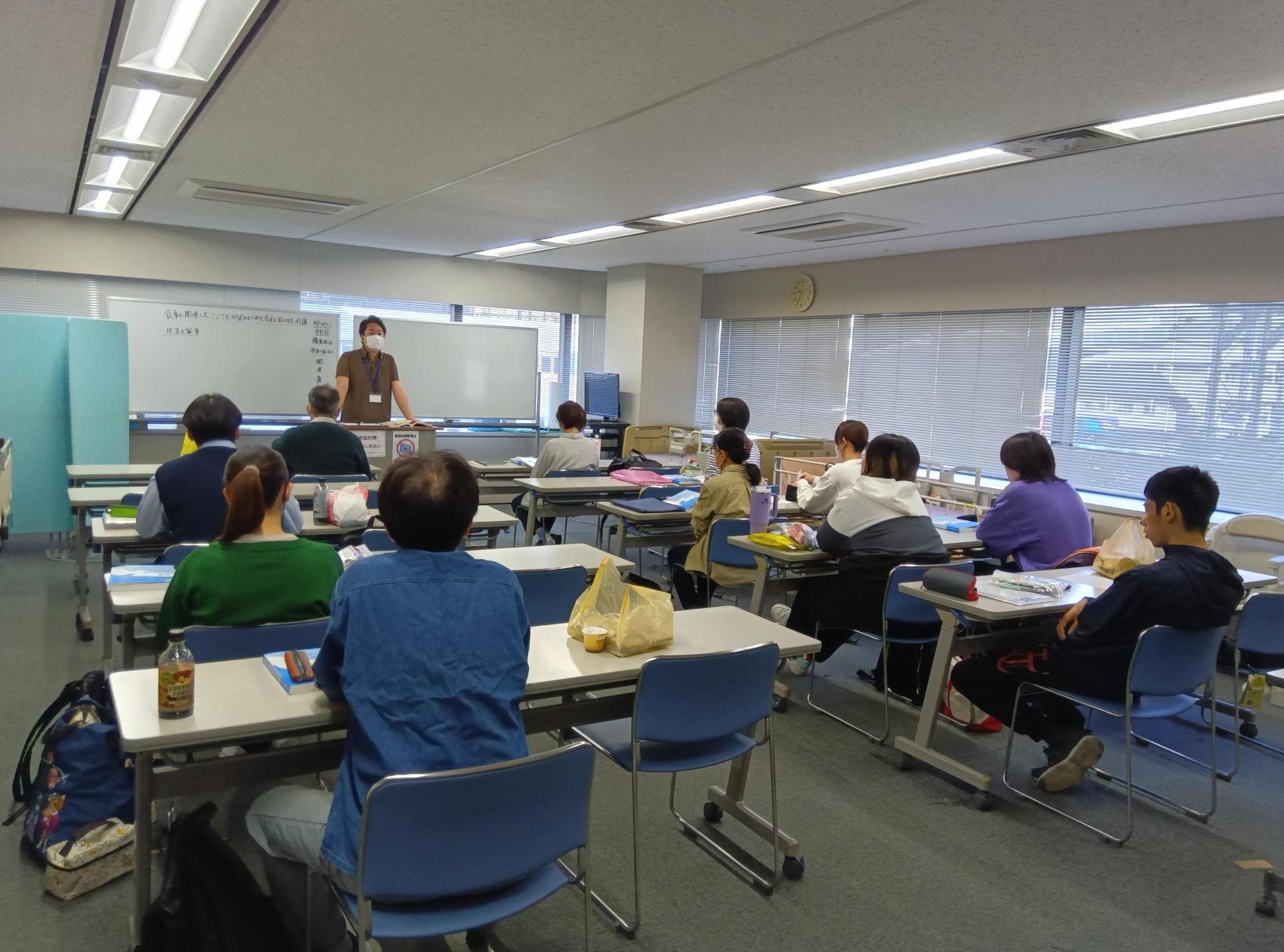 横浜教室（横浜STビル4階F）｜実務者研修・初任者研修なら三幸福祉カレッジ